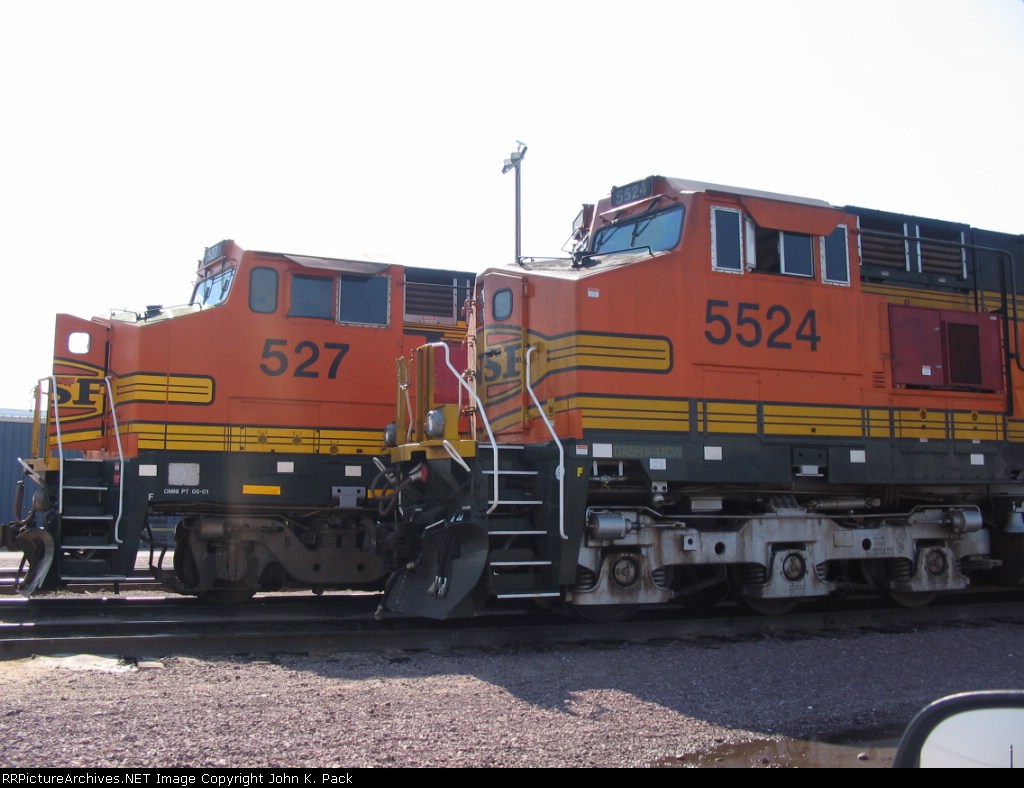 BNSF 527